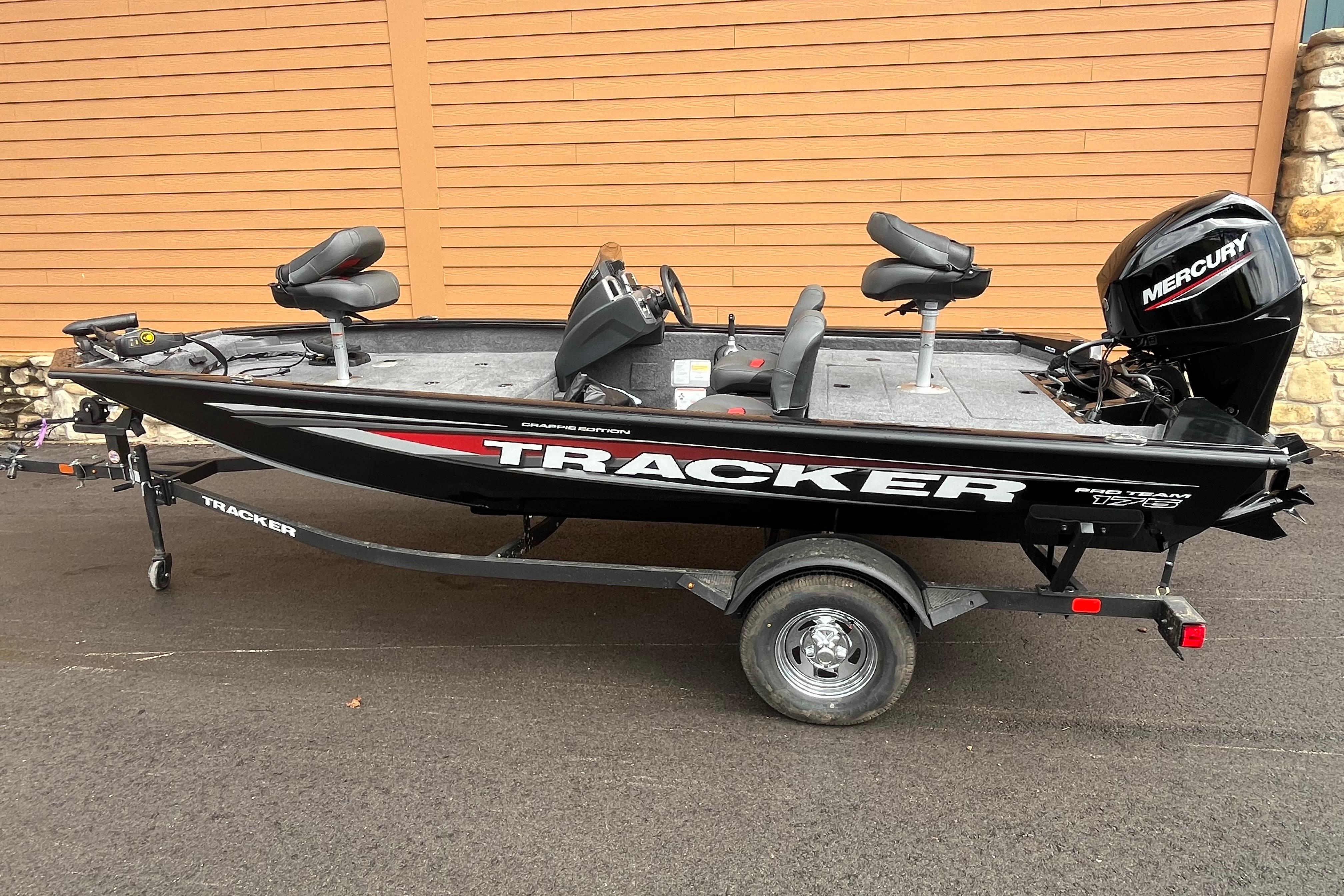 2026 TRACKER PRO TEAM 175 CRAPPIE EDITION | Bass Pro Shops